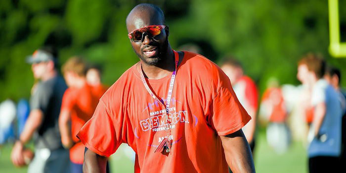 Former Clemson DE signs with CFL team | TigerNet