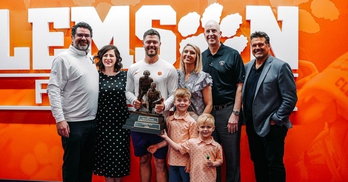 WATCH: Clemson, family surprise Garrett Riley with team Broyles Award ...